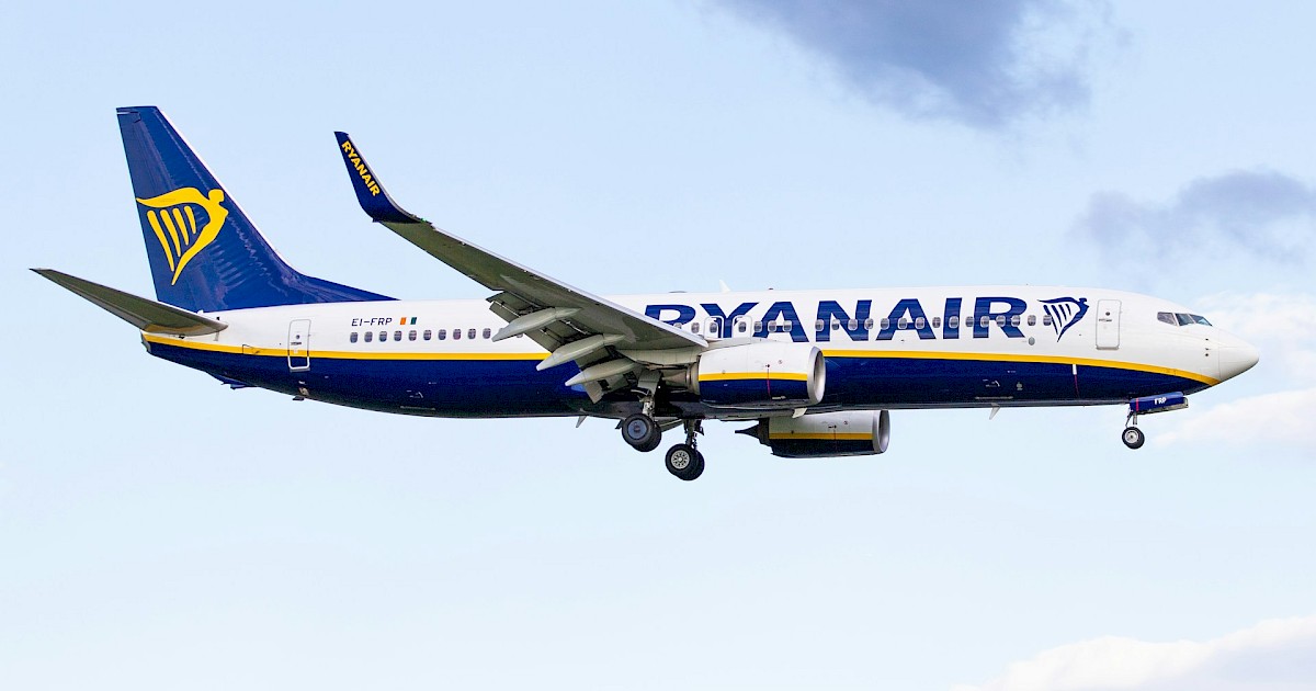 A Ryanair szerint ezt a ruhadarabot ne viseld repüléskor – az utasok ...