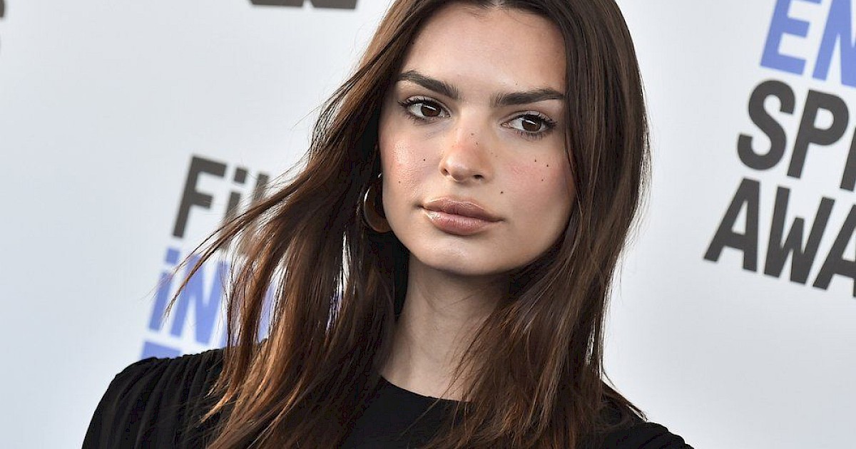 Emily Ratajkowksi legátlátszóbb ruhái: íme az 5 győztes - In Magazin
